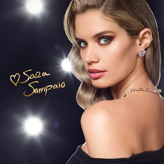 Limited Edition Dazzling Eyeshadow Palettes by Sara Sampaio | KIKO